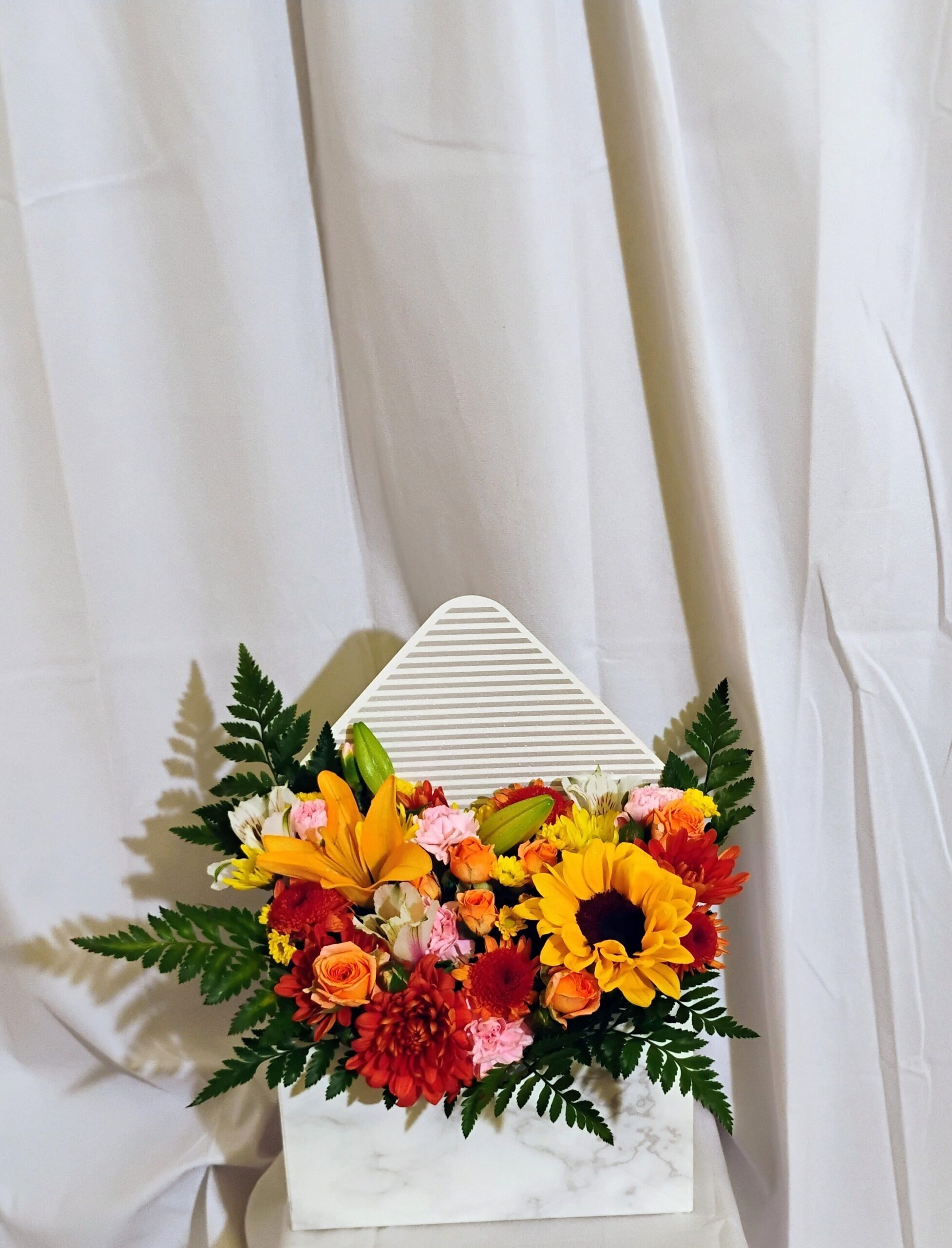 Bees Envelope Bouquet -Signature (Standard) - mossbeesflowers.com